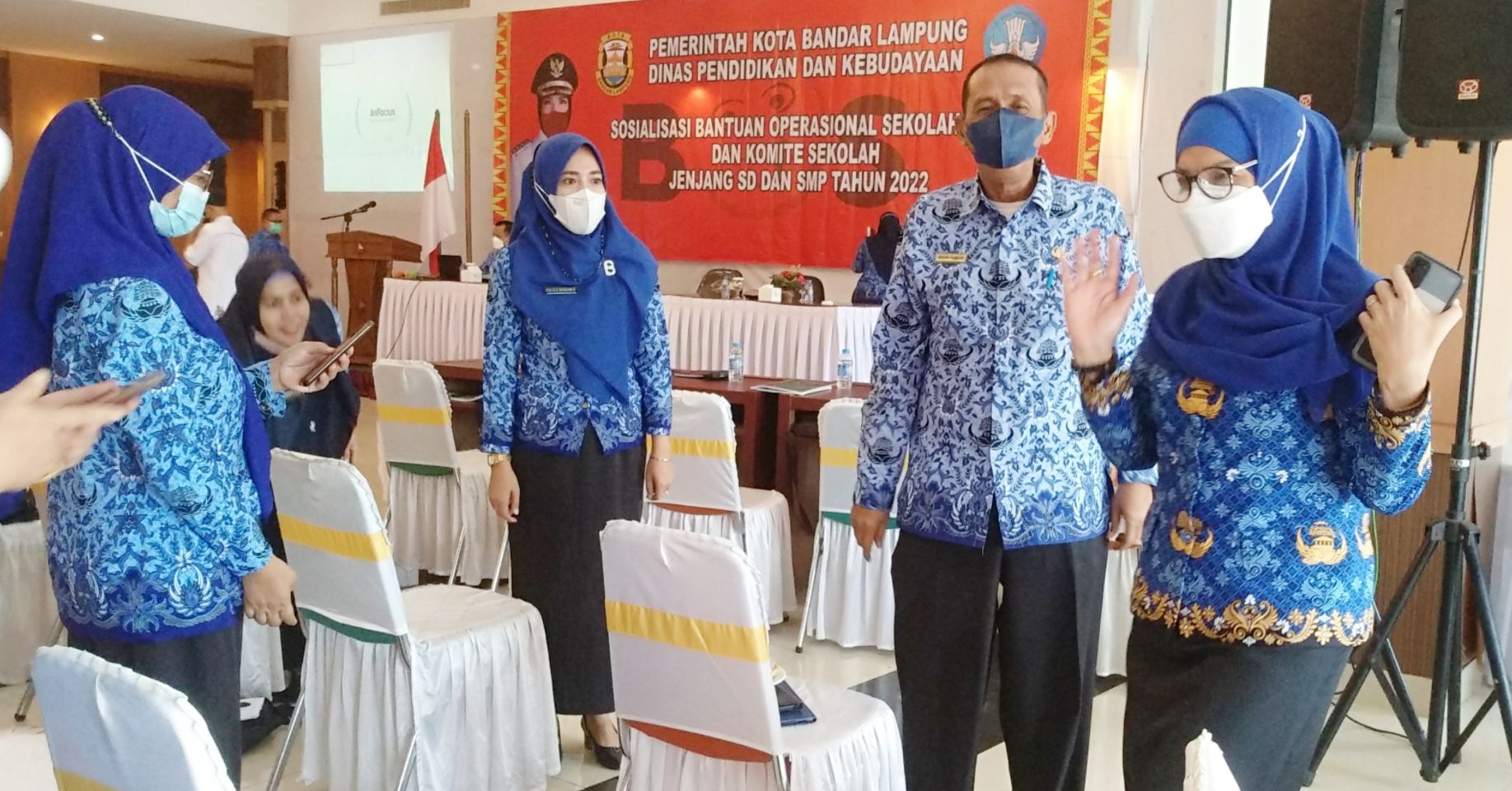 Sosialisasi BOS SD, Kepala Disdikbud: Kepala Sekolah Wajib Awasi ...