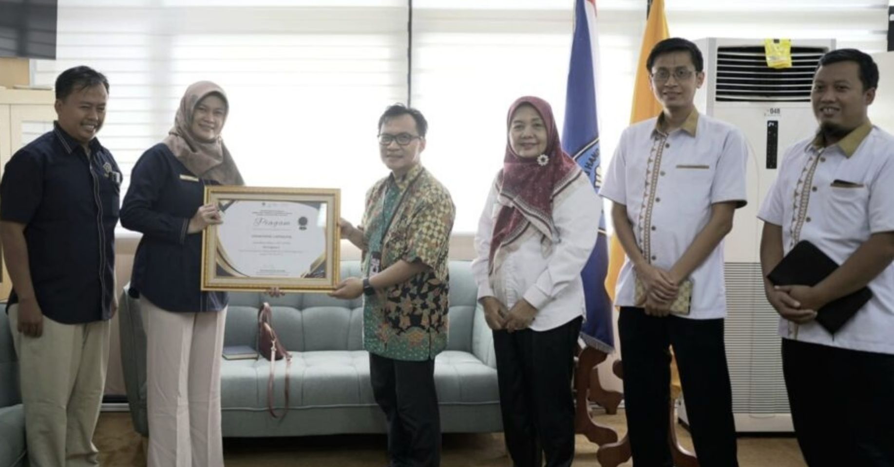 Selamat! Unila Raih Penghargaan Laporan Keuangan Terbaik Kanwil DJPb Lampung - SMARTNEWS.ID
