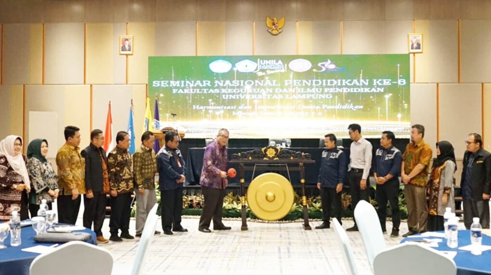 FKIP Unila Semnas Harmonisasi dan Improvisasi Dunia Pendidikan Menuju ... FKIP Unila Semnas Harmonisasi dan Improvisasi Dunia Pendidikan Menuju ...