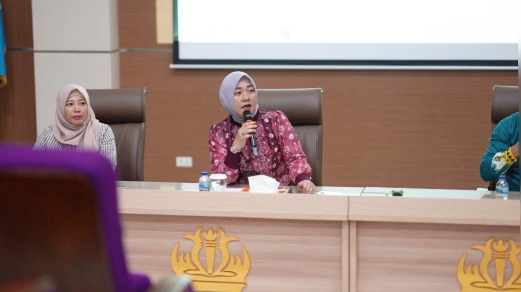 CCED Unila Sosialisasi Tracer Study Cetak Alumni Pekerjaan Layak ...