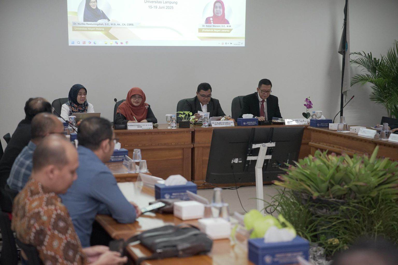 Dua Prodi Diploma FEB Unila Jalani Asesmen Akreditasi LAMEMBA - SMARTNEWS.ID